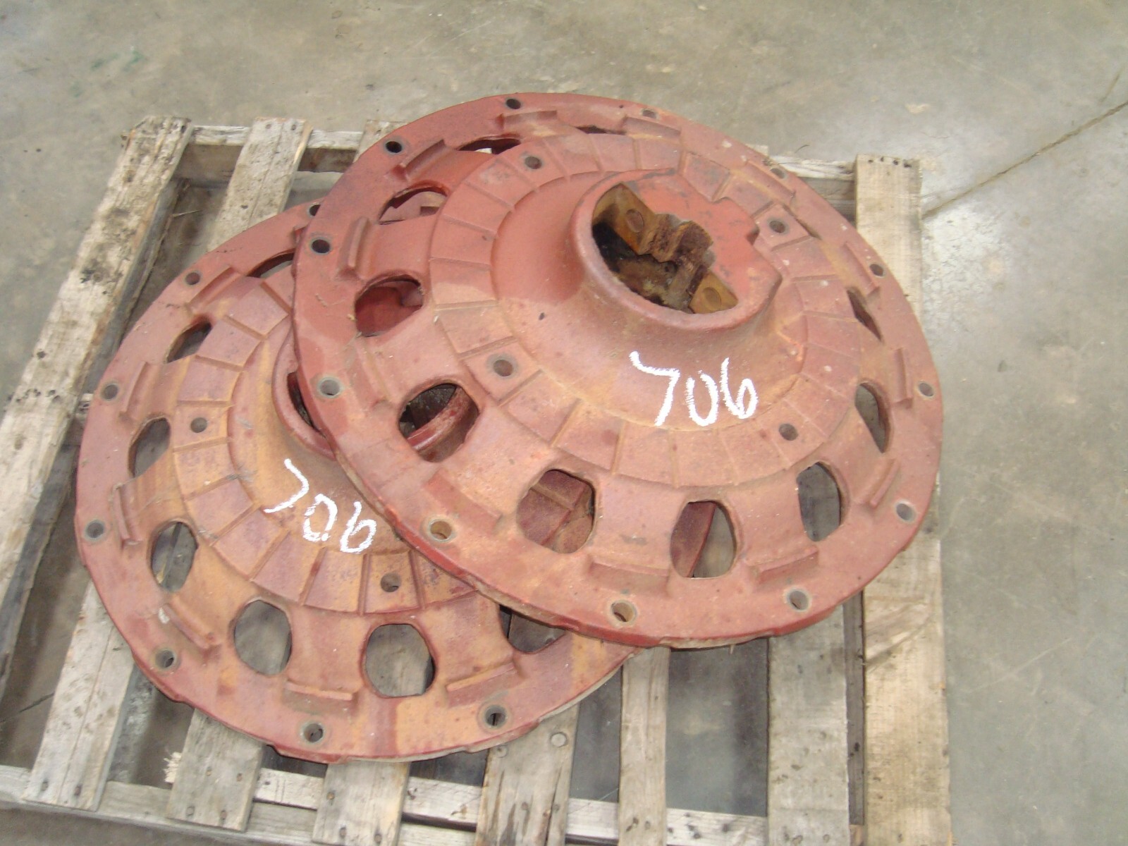 1964 Farmall IH 706 Tractor 34" Rear Wheel Center Hubs | eBay