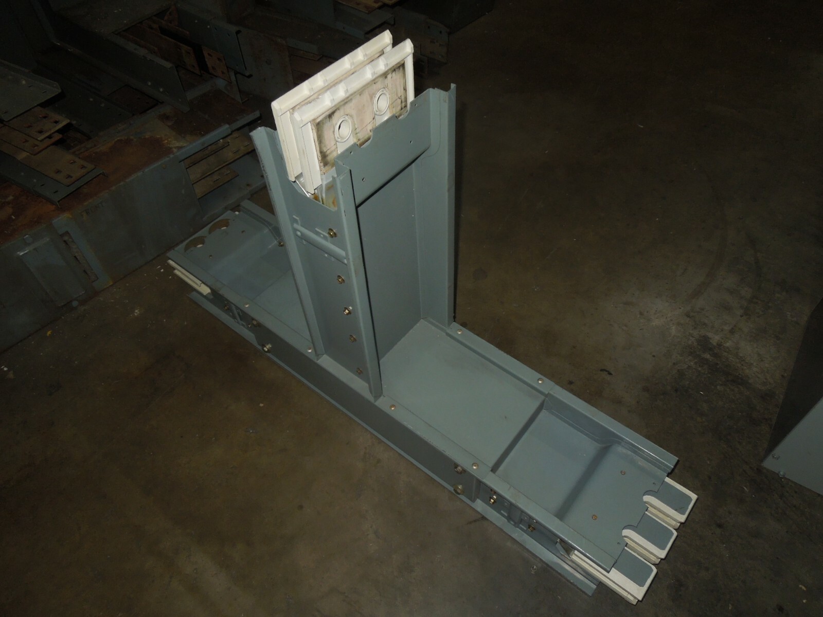 Westinghouse Pow-R-Way 1600A 3Ph 3W Ground Aluminum Busway Feeder ...