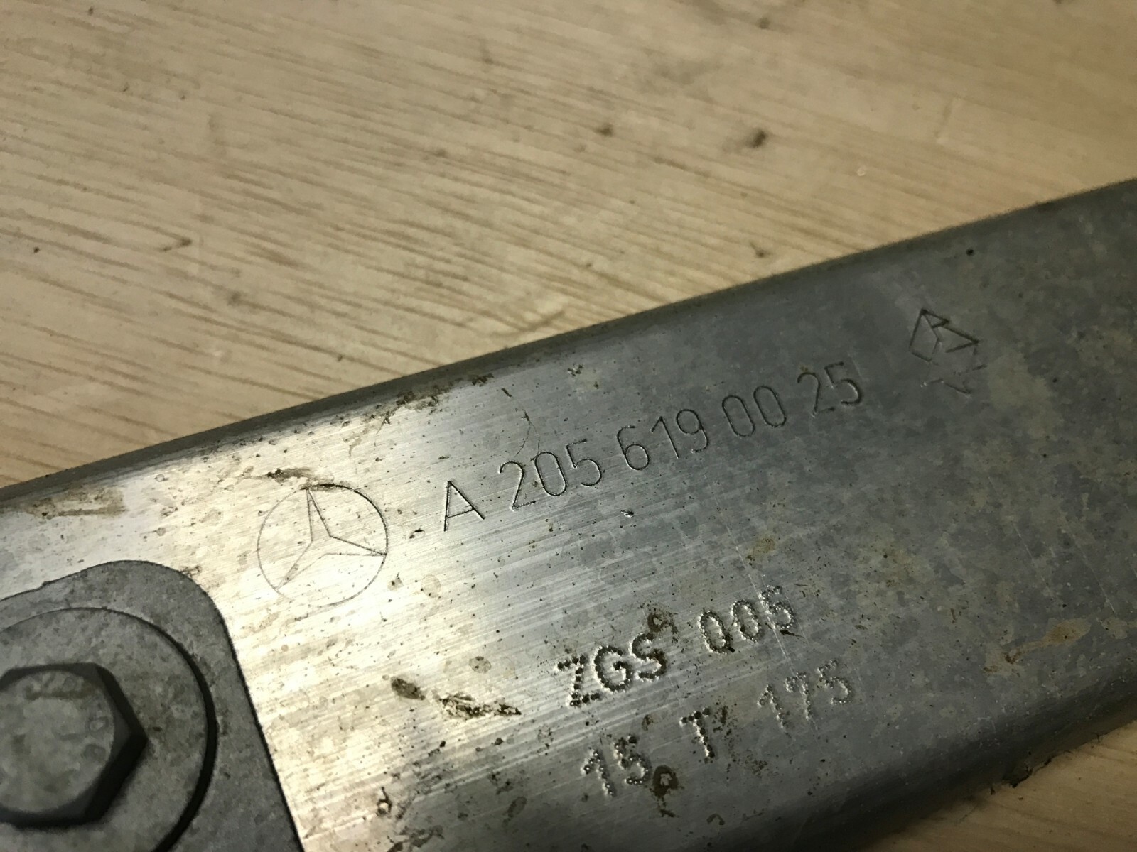 Genuine Mercedes OEM under floor stiffening support bracket mount ...