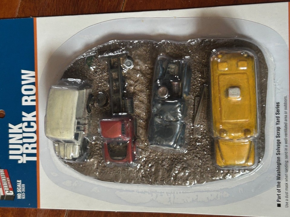 JUNK TRUCK ROW SCRAP PILE RESING CASTING / 4 pack HO Scale KIT 933-3639 ...