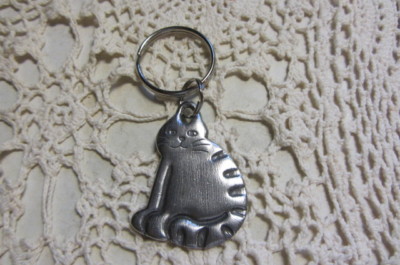 VINTAGE BARN CAT PEWTER KEYCHAIN KEYRING DANFORTH NEW HAND CAST SIGNED ...