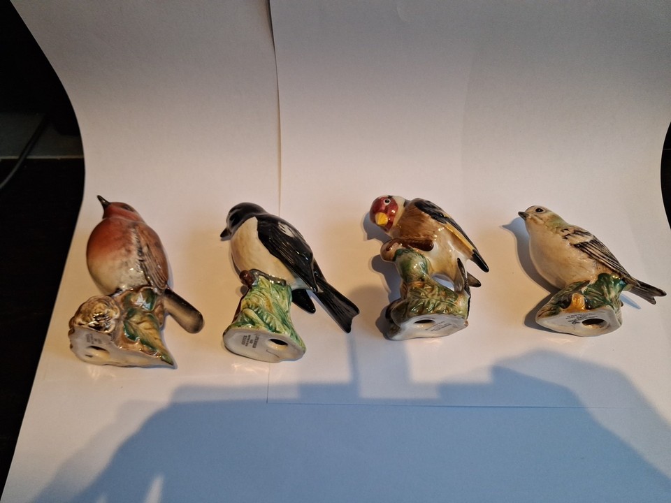 Beswick Birds Including Robin 980, Stonechat 2274,Goldfinch 2273 ...
