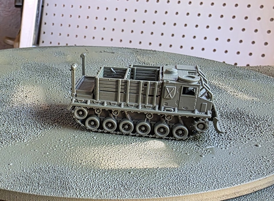 One HO 1/87 scale US Army M8 High Speed Tractor w/dozer blade, olive ...