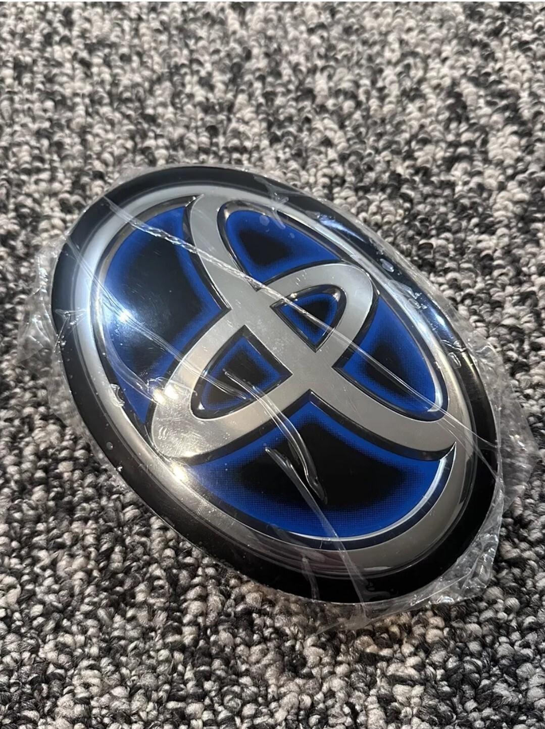 2021-2022-2023 Toyota Sienna Front Grille Emblem Logo Radar Hybrid OEM ...