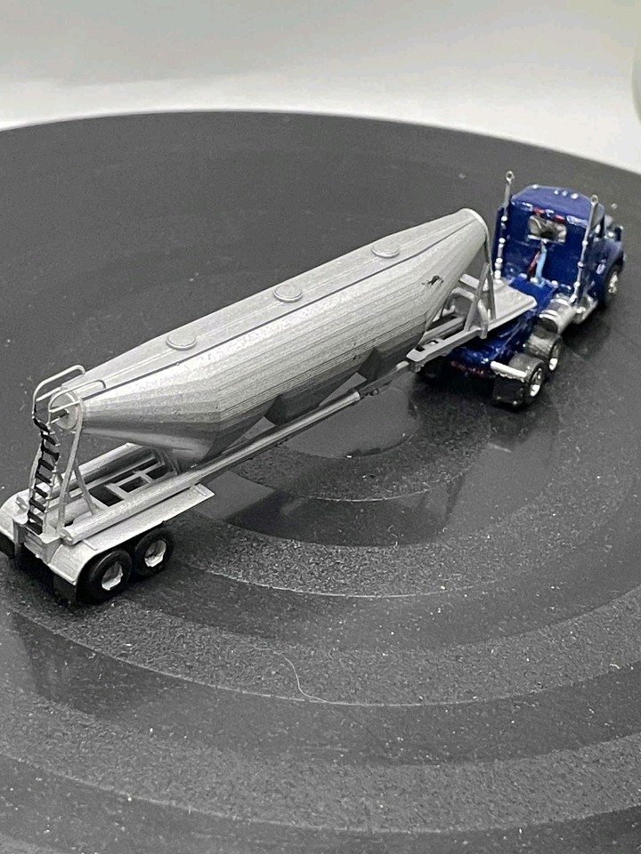 N Scale 1/160 Painted KW T-880 Daycab Truck With 3 Bay Dry Bulk Trailer ...