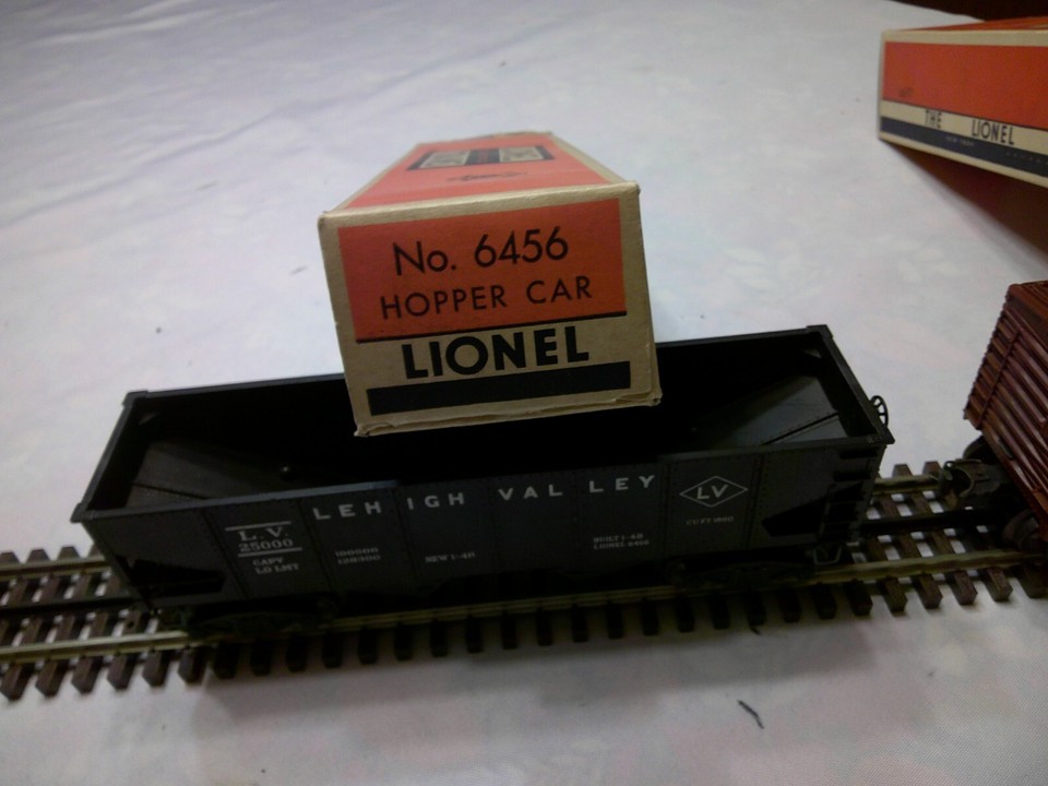 LIONEL TRAIN FREIGHT CARS POST WAR NUMBER 6672/6456 ON O/B | eBay