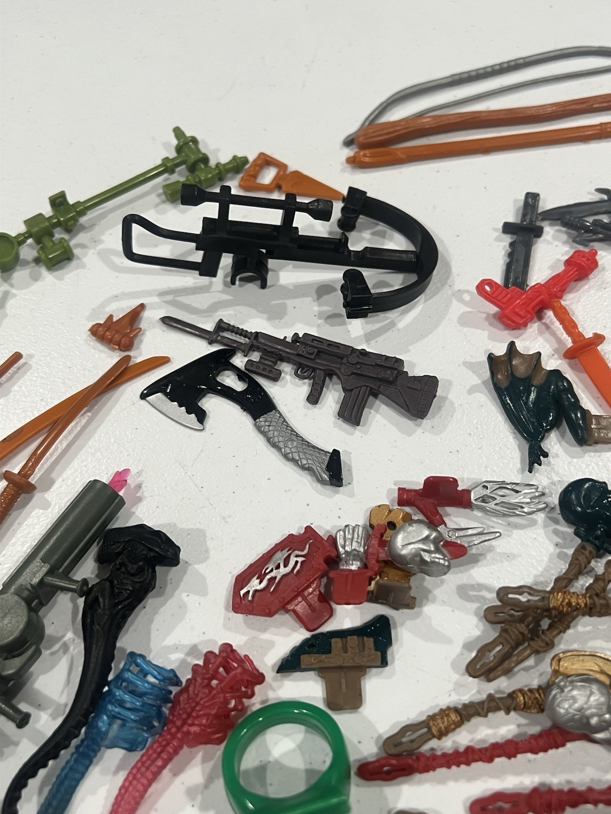 Lot 100+ Vintage Toy Weapons & Parts Action Figure Gun Sword Missile Gi ...