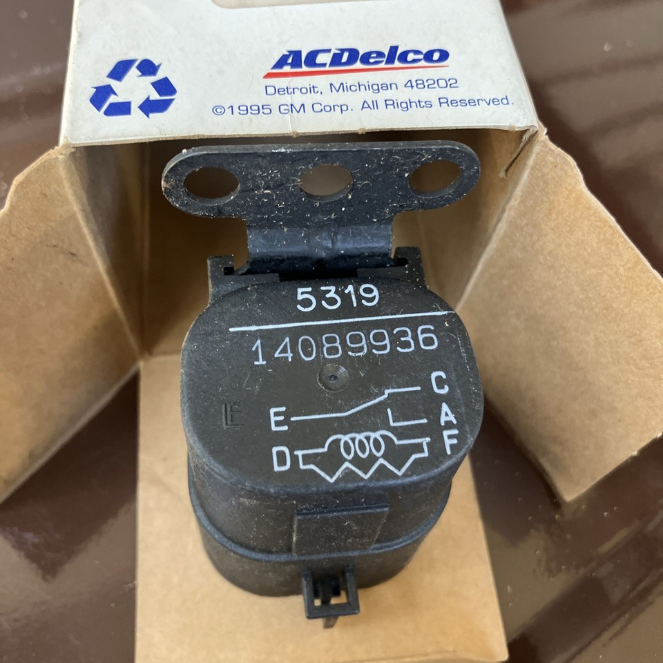 1988-90 C4 Corvette 1985-92 Firebird Camaro Fuel Pump Relay GM 14089936 ...