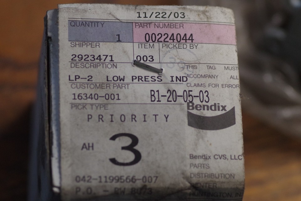 GENUINE NEW OEM BENDIX PRESSURE INDICATOR 224044 | eBay