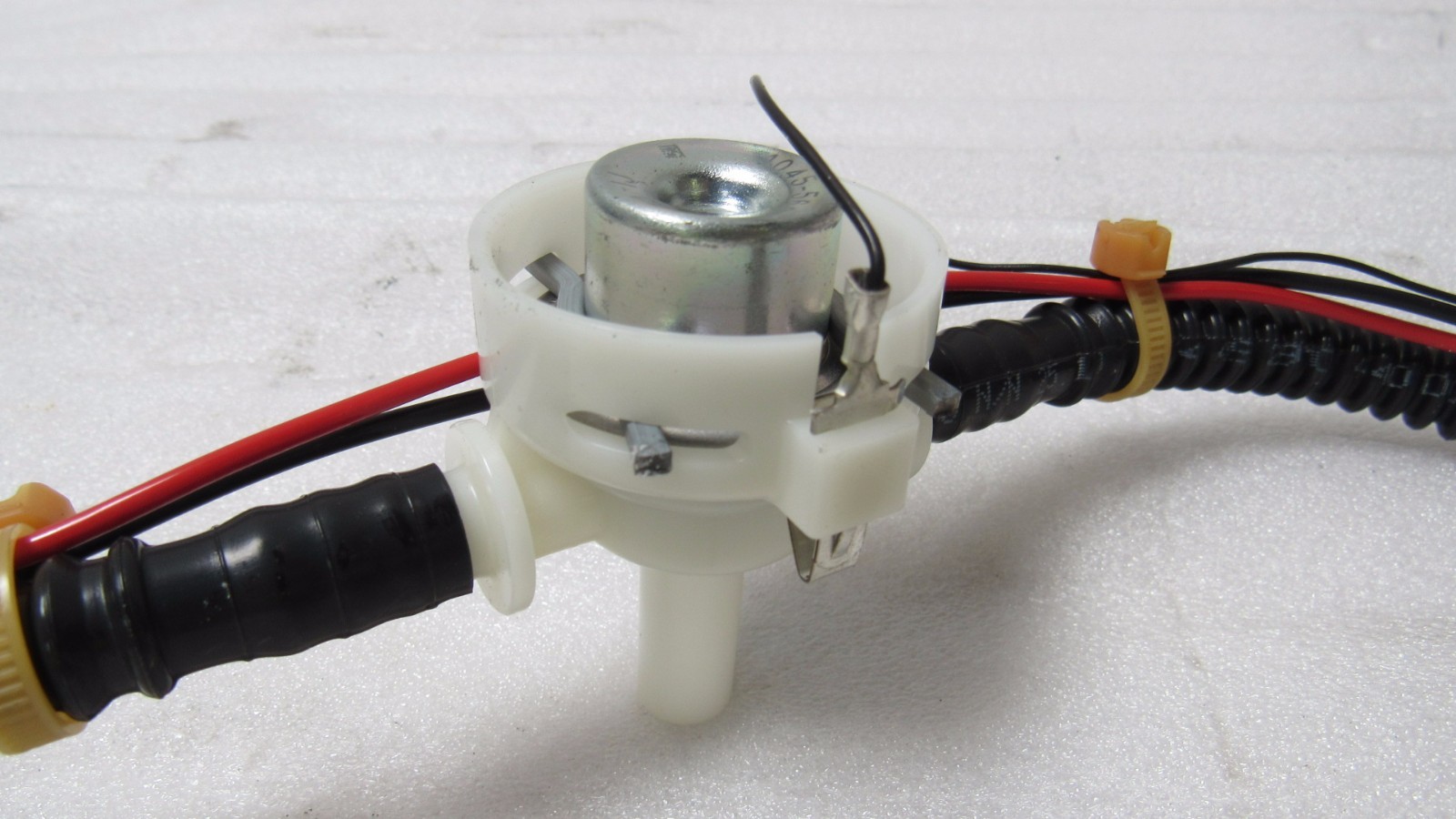 09-16 BMW 16137274147 F10 FUEL PUMP GAS PUMP 16137274147 OEM 5157 | eBay