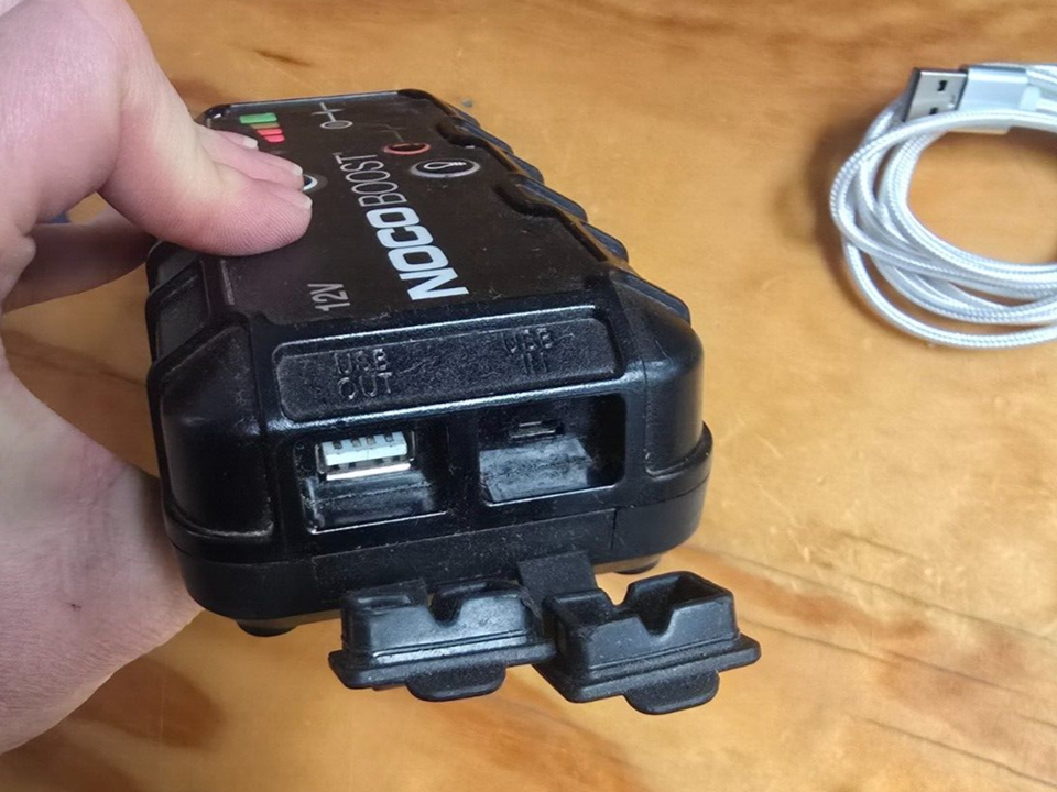 Noco Boost GB10 Battery Jump Starter 100 Lumen Light, BATTERY ONLY! | eBay