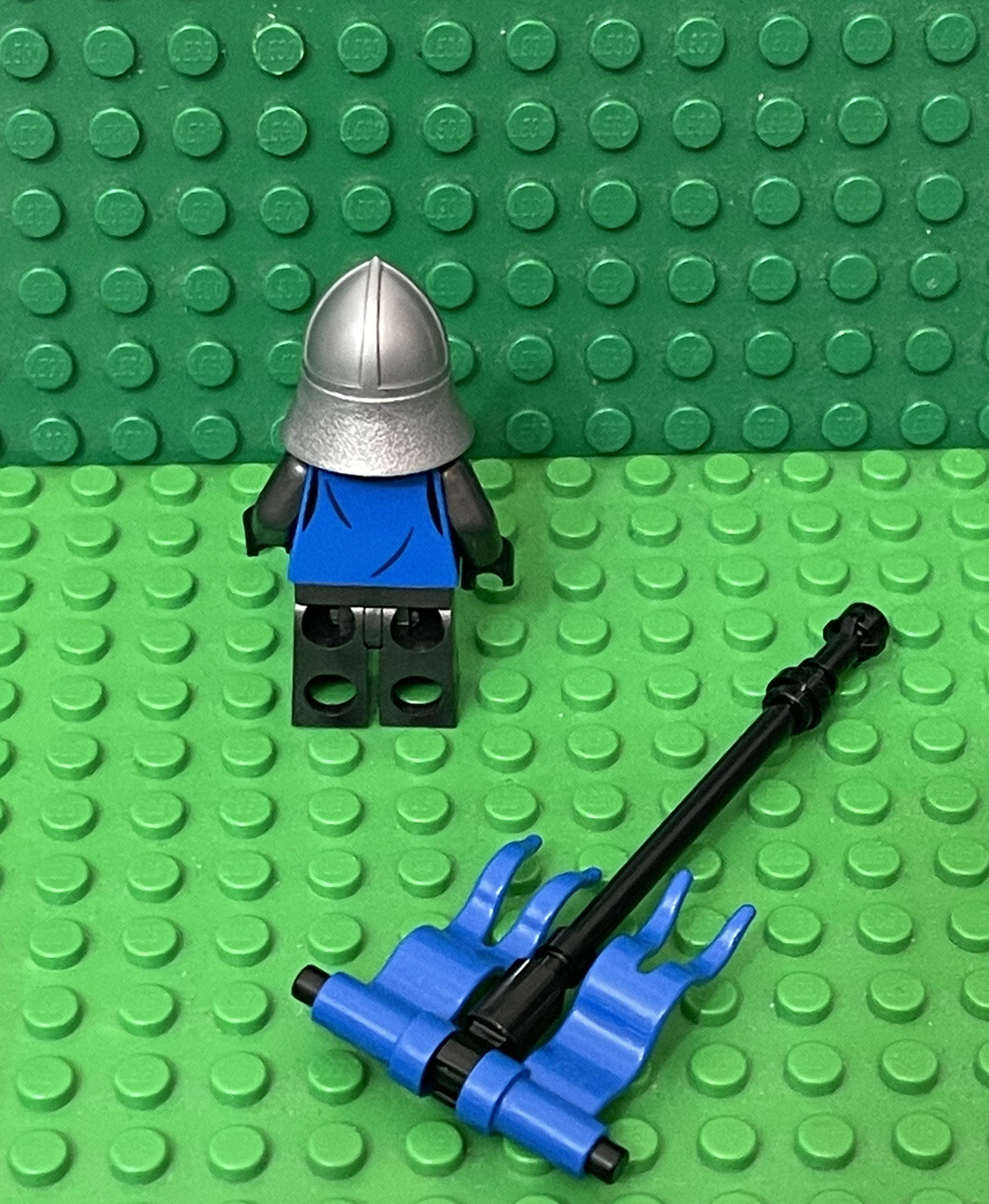 Lego Castle Black Falcon Shield Pattern Guard Mini Figure With Blue ...