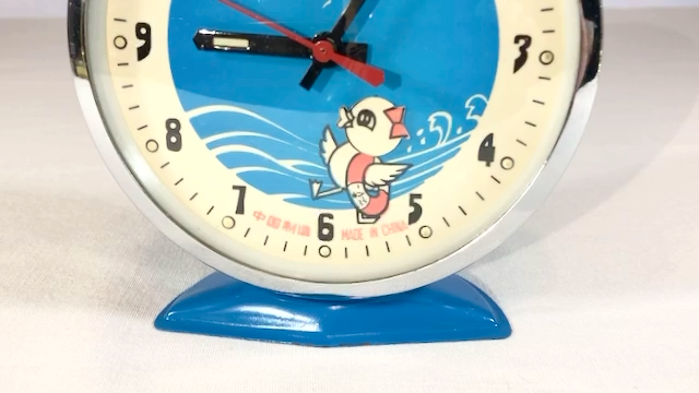 VTG RARE 1970's Animated Chicken Rooster Metal Alarm Clock ~ SEE VIDEO ...