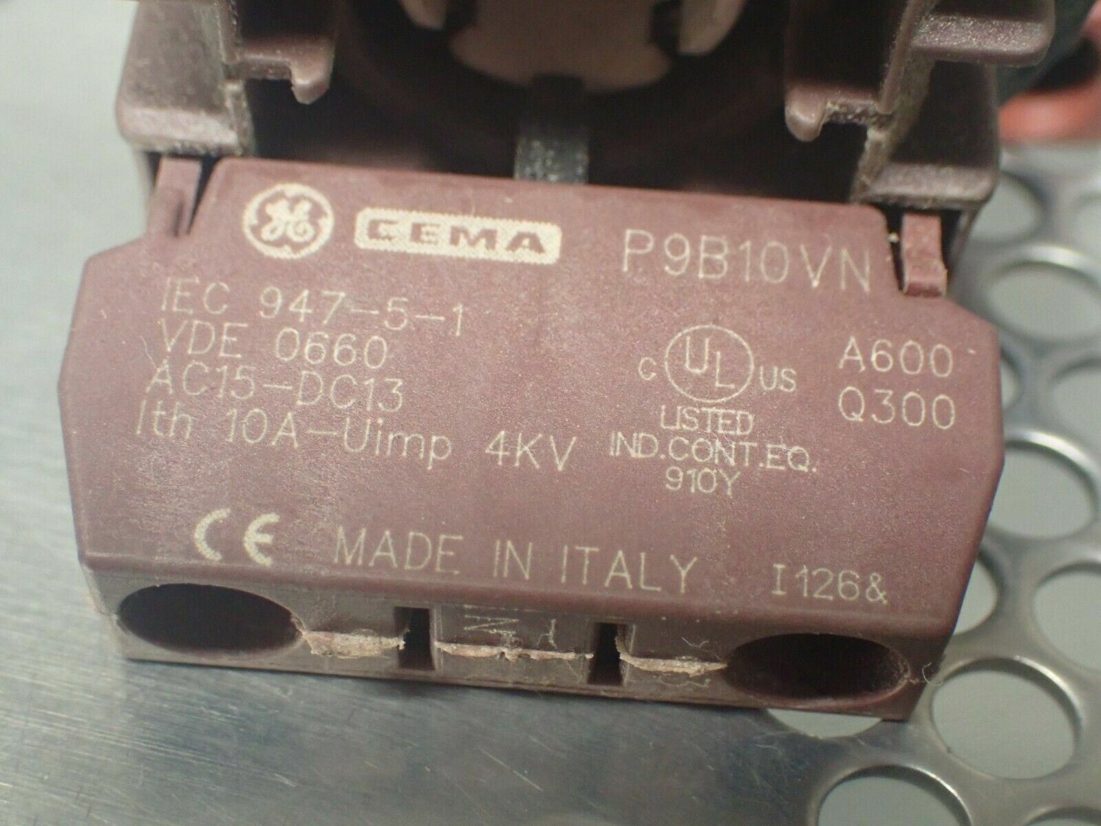 General Electric P9B10VN Contact Blocks W/ Emergency Off Pushbuttons ...