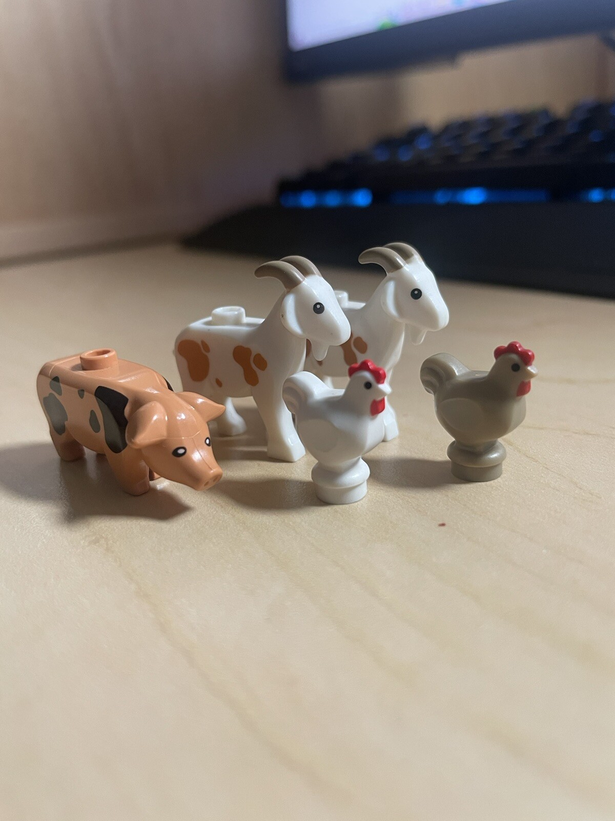 LEGO - Animal - 2 Goats with Dark Tan Horns VERY RARE + Pig and 2 ...