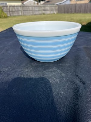 Vintage PYREX 1.5 Quart Light Blue Striped MIXING BOWL 402 | eBay
