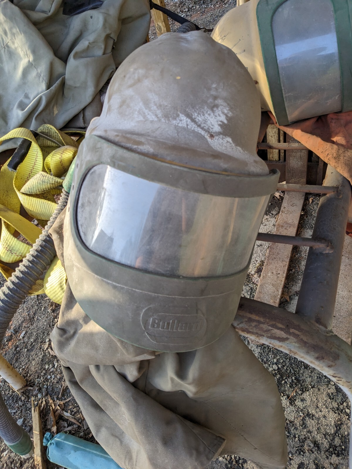 Bullard 88VX3230 Respirator with 46Vx 28" Nylon Cape - Yellow/Green ...