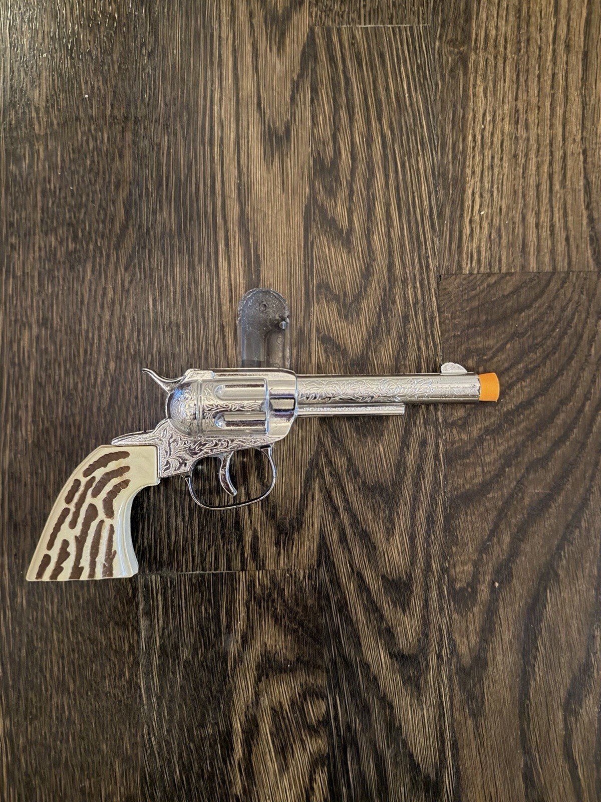 Vintage Kilgore Silver Engraved Western Toy Cap Gun Revolver Cream ...