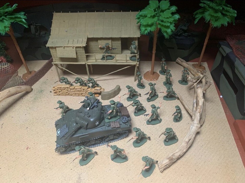 AIRFIX WW2 AUSTRALIAN SOLDIERS x 23 PLUS SHERMAN TANK BY NEW RAY ...
