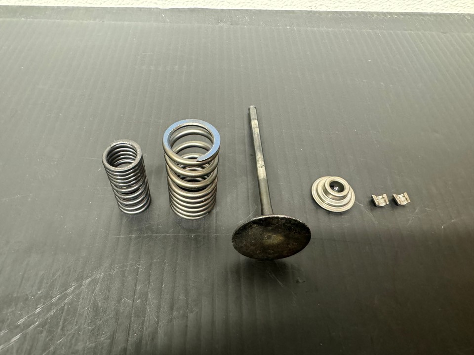 OEM Kawasaki Intake Valve Spring Retainer 12004-1154 12F 15F 250 260 ...