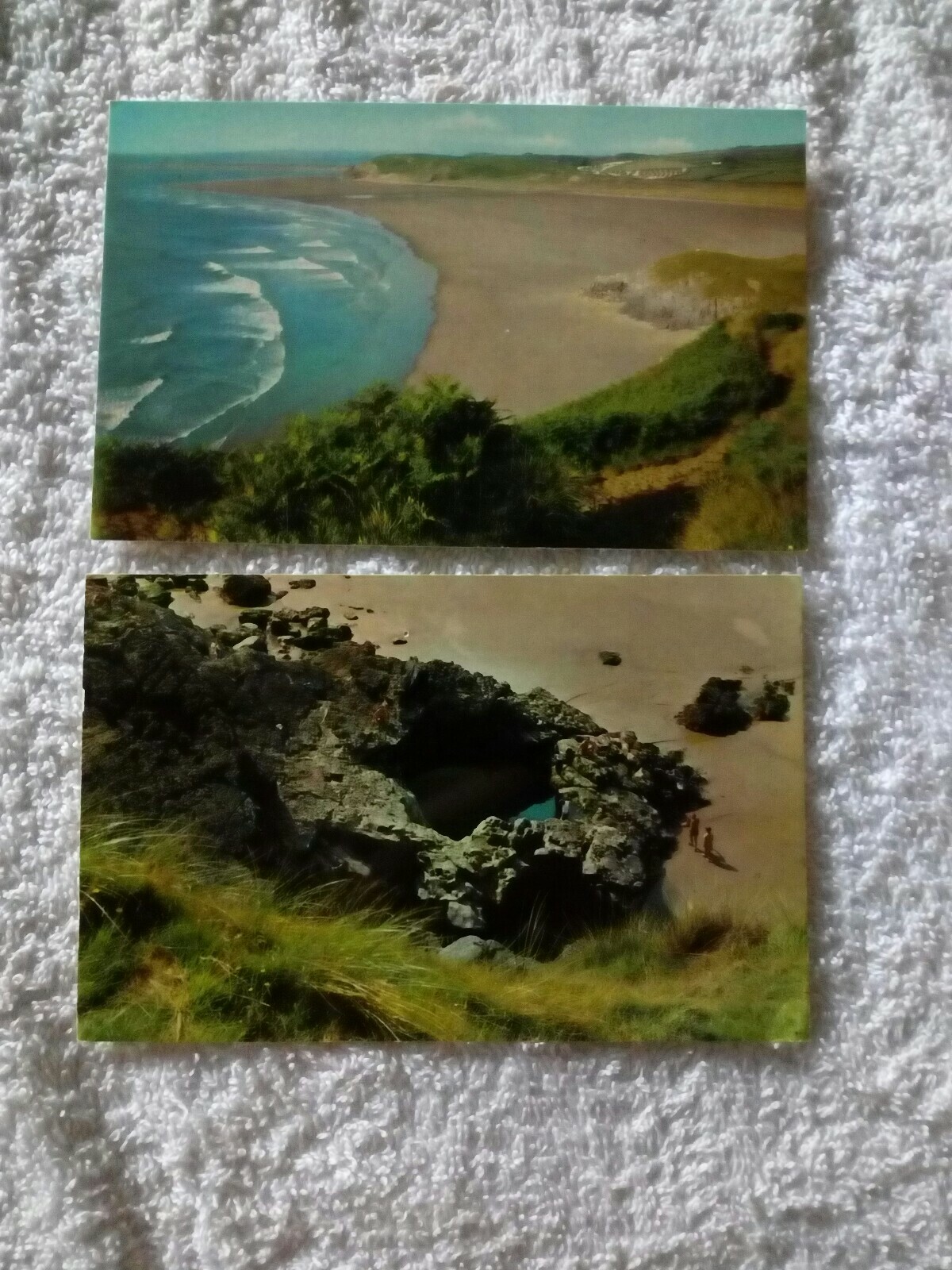 2 CARD;WALES;GLAMORGAN;SWANSEA LLANGENNITH; TWO BAYS; BLUE POOL; ca1970 ...