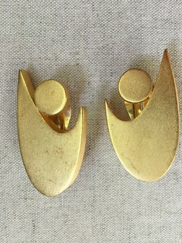 Vintage Retro Modernist Signed Lee Wolfe 1986" Large Matte Gold Clip On ...
