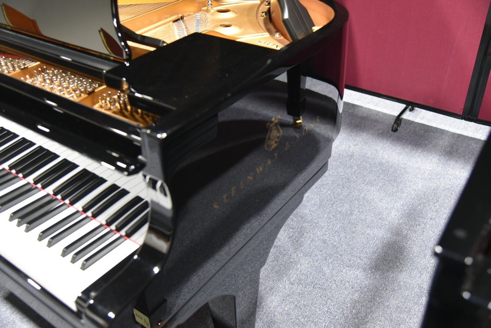 Steinway B 2018 we can install QRS PNO 4 with Record and Silent System ...