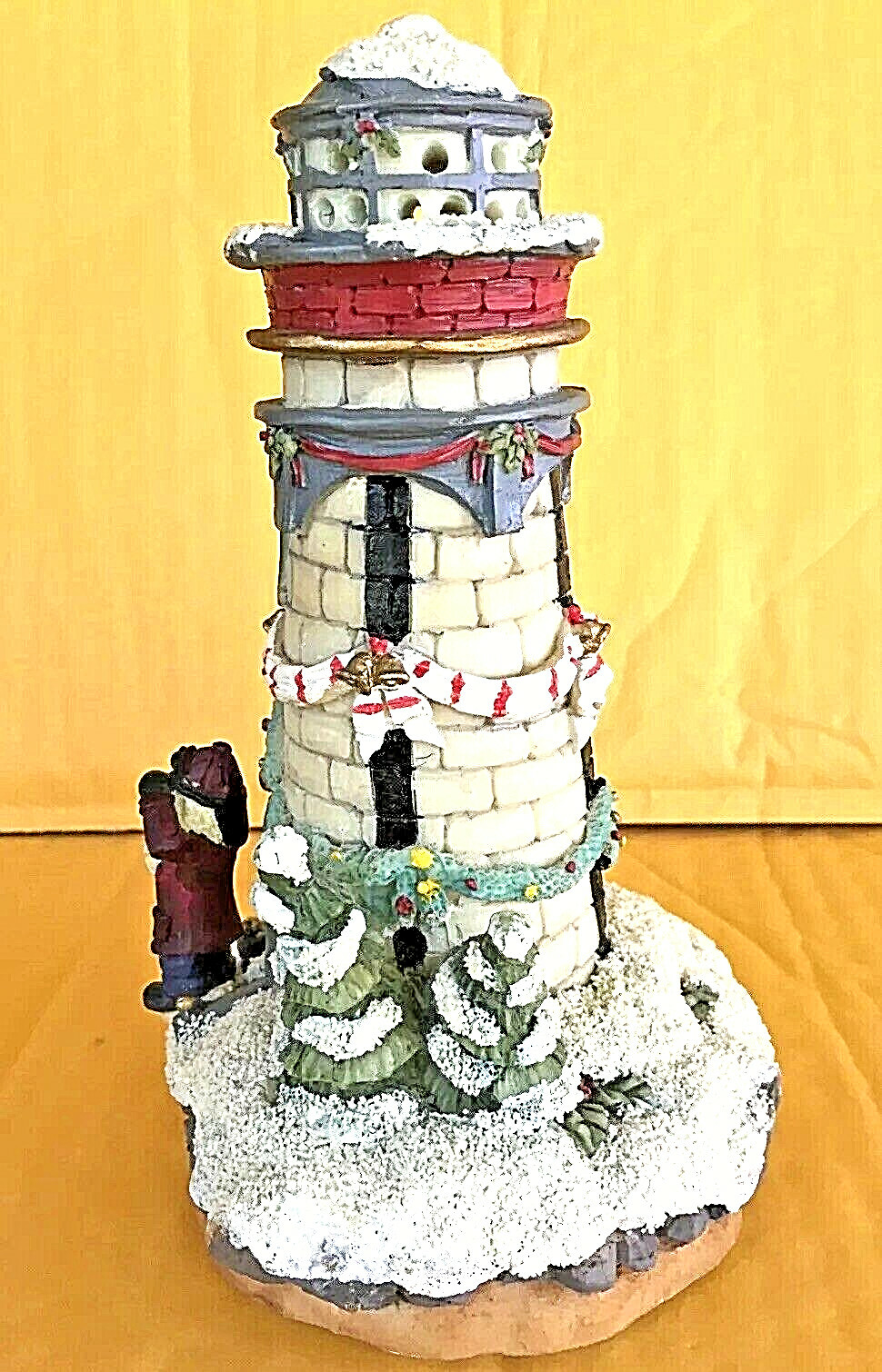 CHRISTMAS DECORATED LIGHTHOUSE MUSIC BOX AND BLINKING LIGHT HOUSE ...