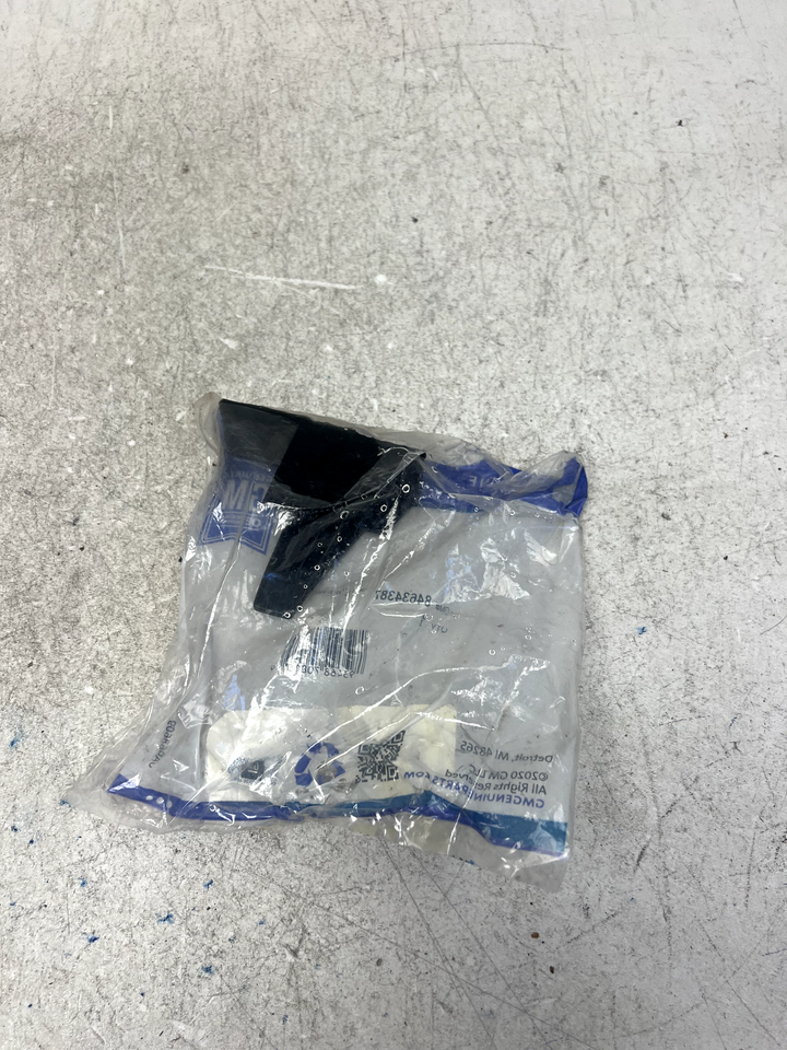 OEM NEW Genuine GM Front Passenger Side Grille Support Bracket 84634387 ...