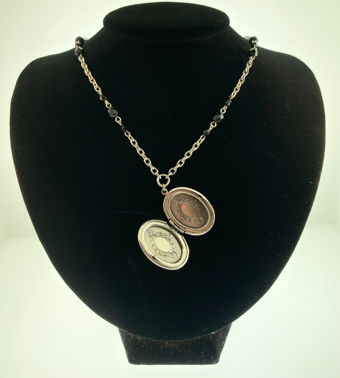 Classic Hardware Small Keyhole Oval Pop Art Locket Necklace | eBay