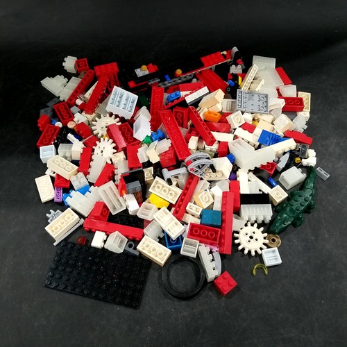 8.6 Lb Assorted Lego Building Block Lot: Assorted Bricks/Pieces w/ Base ...