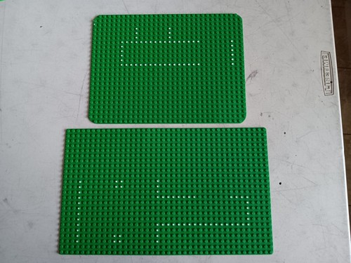 LEGO LOT 2 VINTAGE GREEN BASE PLATES DOTS PATTERN 24X32 24X40 363 555 ...