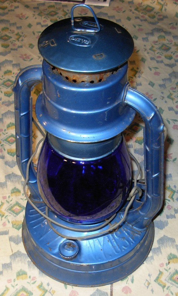 Dietz #8 Blue Air Pilot Oil Burning Lantern Air Pilot blue glass shade ...
