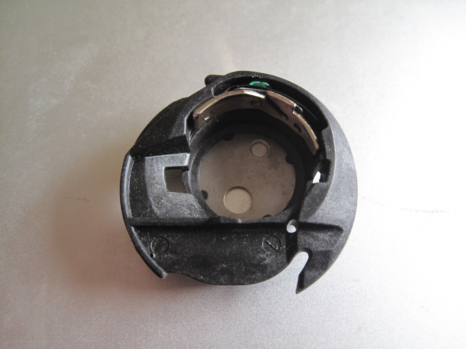 Bobbin Case for Singer 3321, 3323 Heavy Duty 4411, 4423, 4432. | eBay