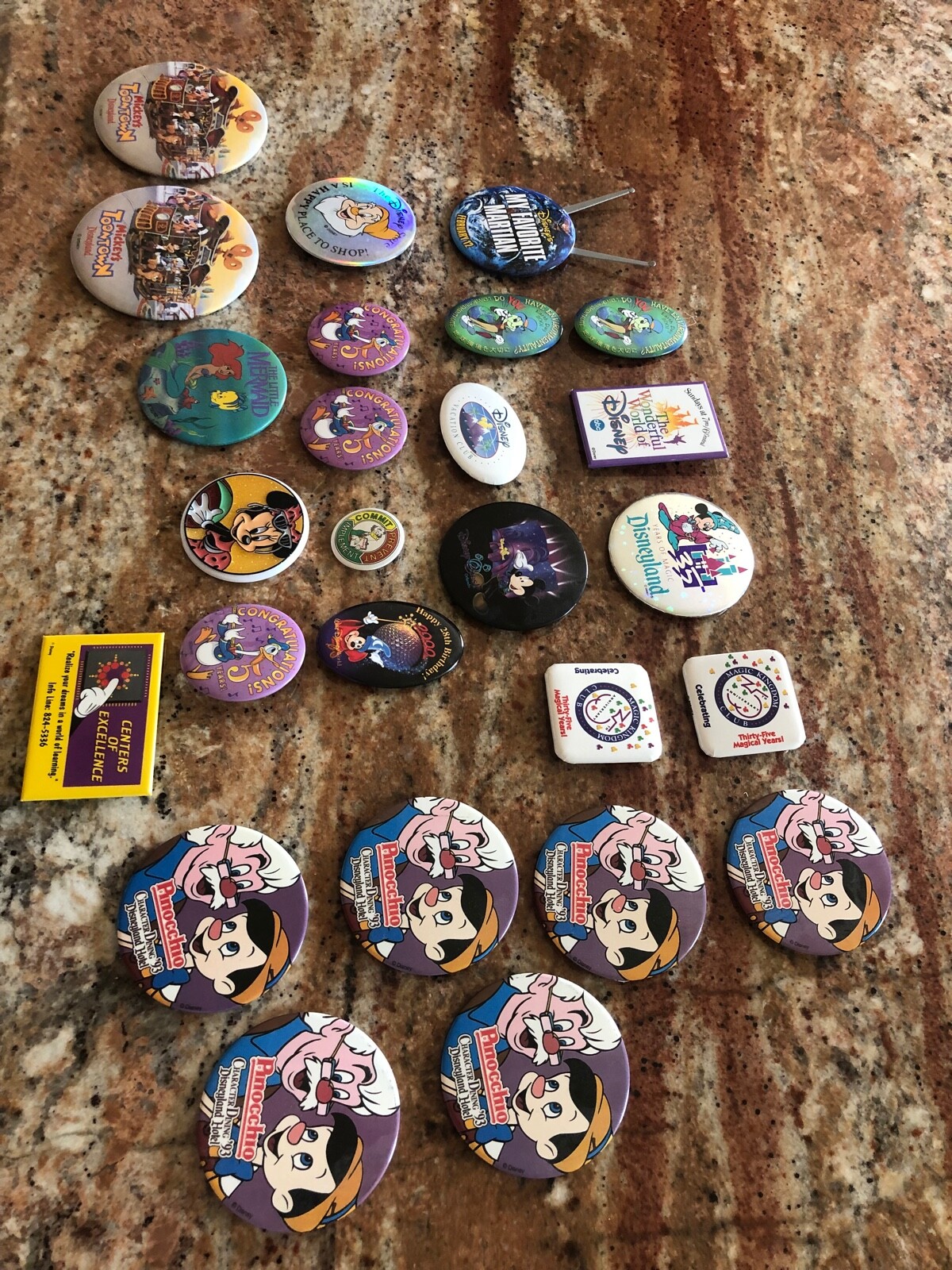 Lot of 30 Vintage Disney Pins Buttons Pinback- some cast member ...