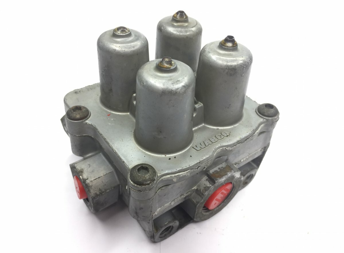 9347141280 1431049 WABCO Four Circuit Protection Valve For SCANIA ...