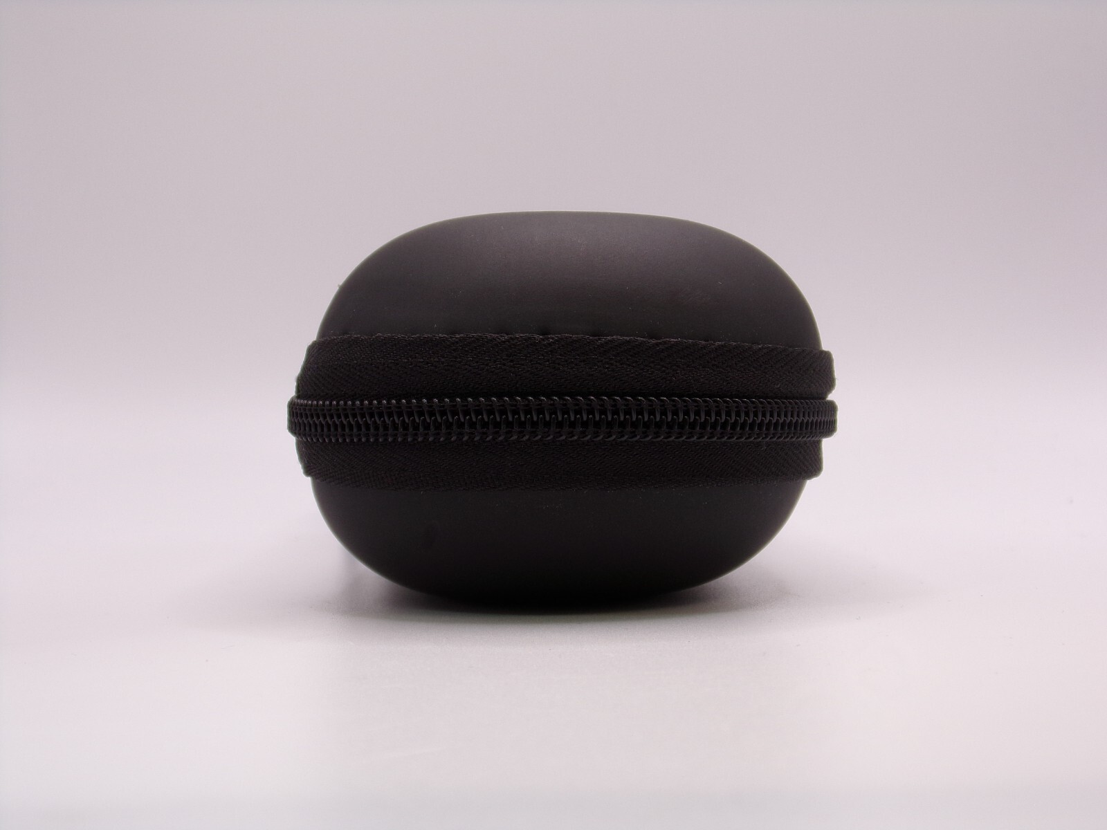 Luenx "On My Way" Black Zippered Clamshell Semi-Hard Case (6 ½" x 3" x ...