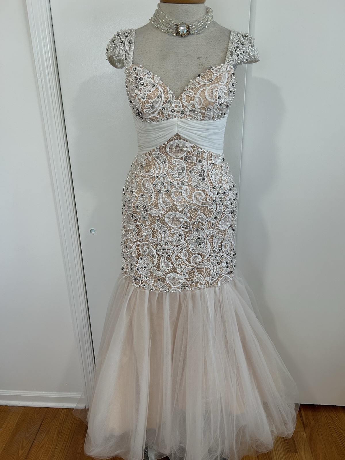 JOVANI WEDDING / FORMAL GOWN MERMAID STYLE CRYSTAL RH… - Gem