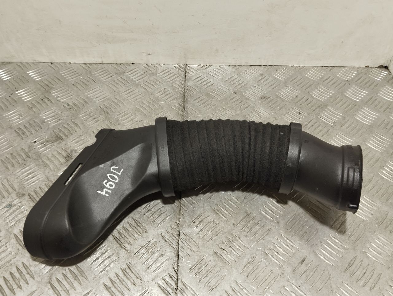 MERCEDES-BENZ A2780905182 CLS (C218) 2013 Intake air duct | eBay