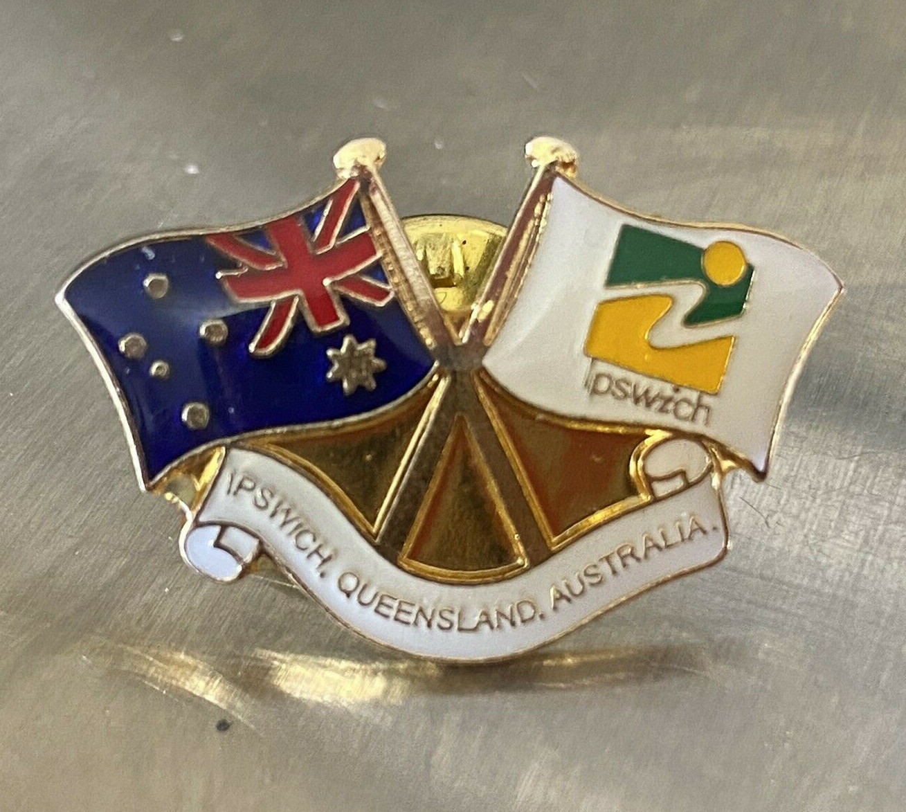 Ipswich Queensland Australia Twin Flag Souvenir Lapel Hat Pin Badge ...