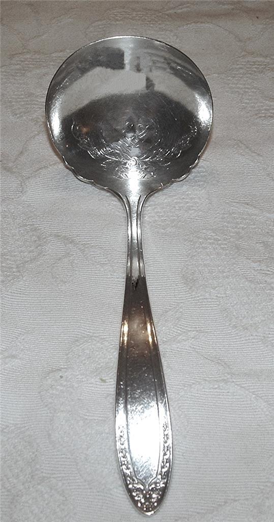 ANTIQUE ONEIDA COMMUNITY PAR PLATE 1915 "BRIDAL WREATH" PATTERN GRAVY ...