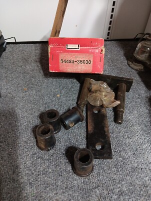 69-79 TOYOTA LAND CRUISER FJ40 FJ55 FJ45 Toyota 04483-35030 SHACKLE Kit ...
