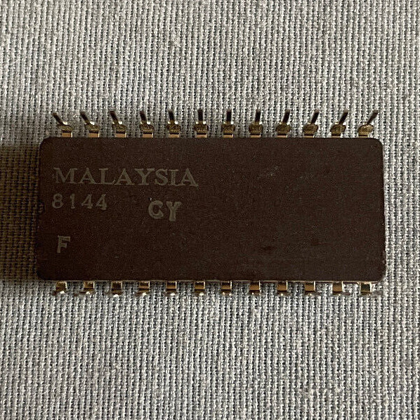 Vintage Intel D2716 S6644 10254 004 8144 Ceramic DIP Chip 64Kb UV ...