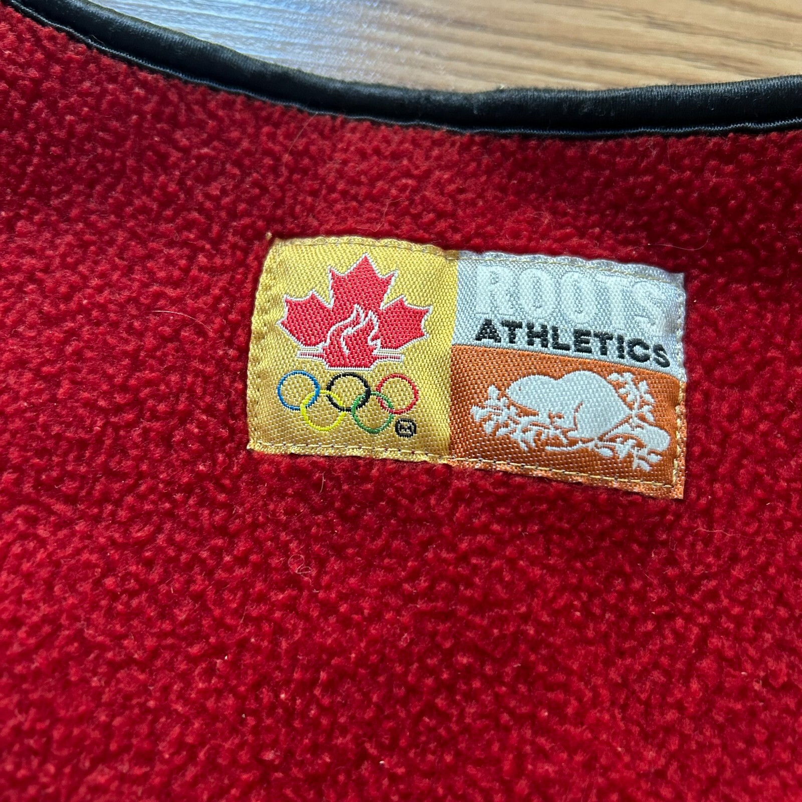 🟥 Vintage Roots Athletics x Team Canada Olympics Ves… - Gem