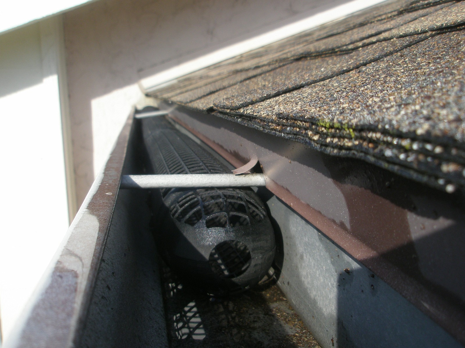 40 Gutter Cups 60 feet, Best Gutter Guards protecting rain gutters from ...