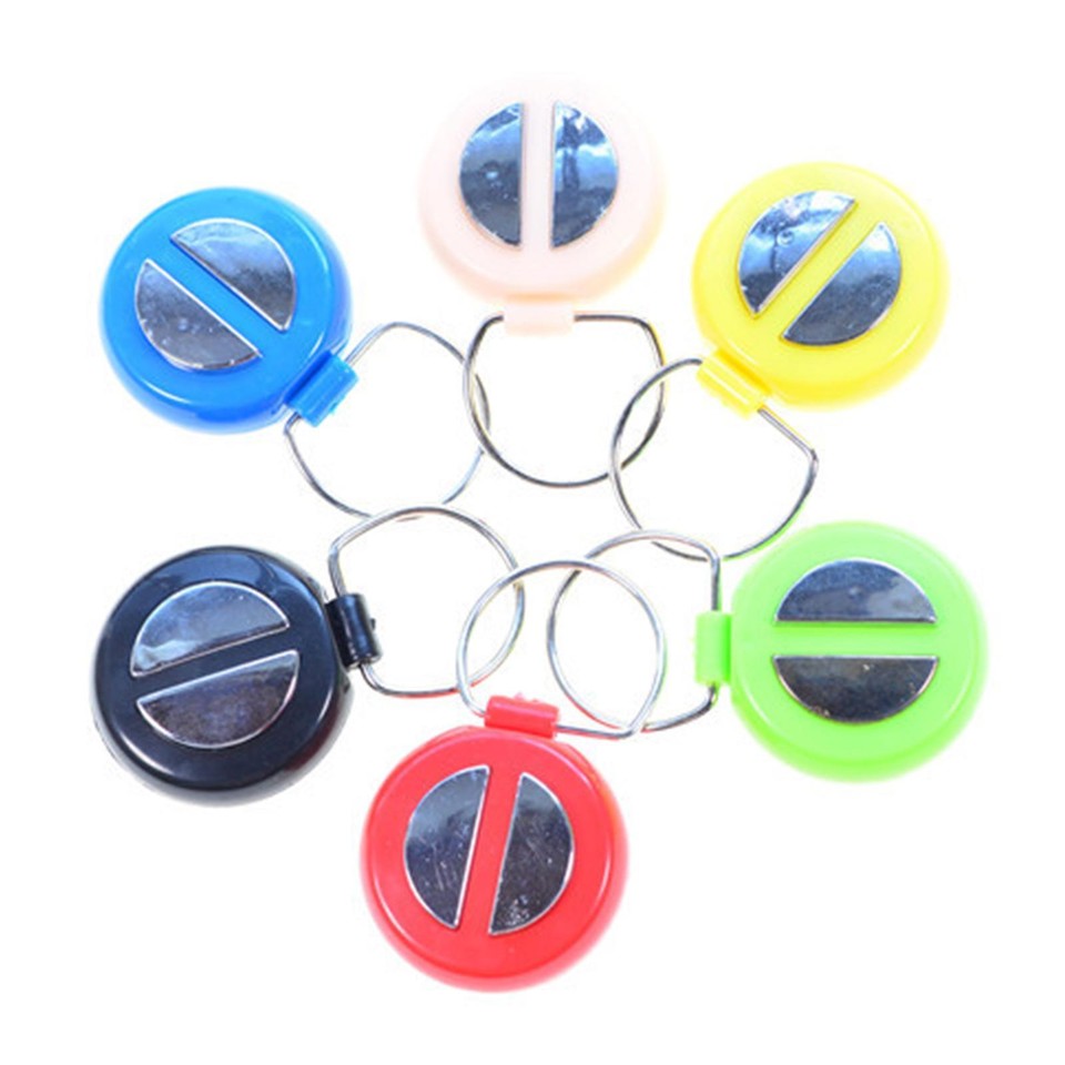 🔥NEU Funny Prank Electric Shock Handshake Trick Buzzer Gift Shock Toy ...