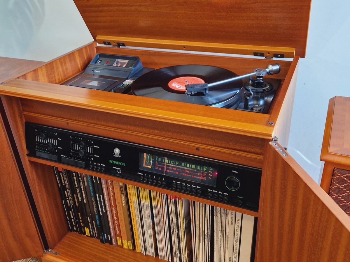 Restored 1970s Dynatron Srx Record Player And Radio On Ebay Record