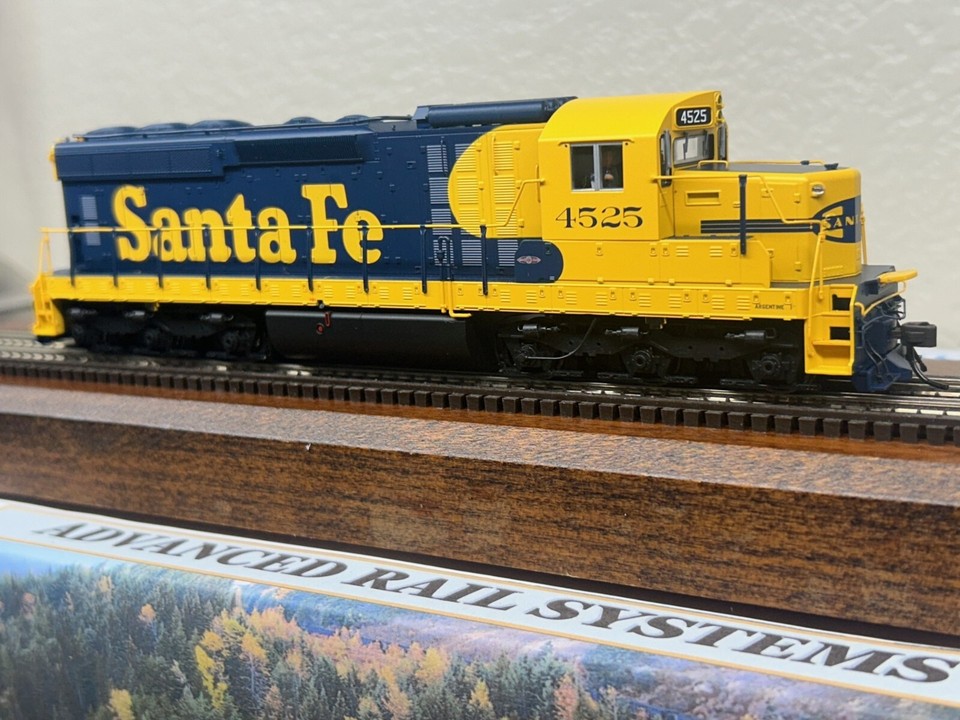 SANTA FE SD24 BLUE WARBONNET DCC &QUANTUM SOUND " MASTER GOLD " HO ...