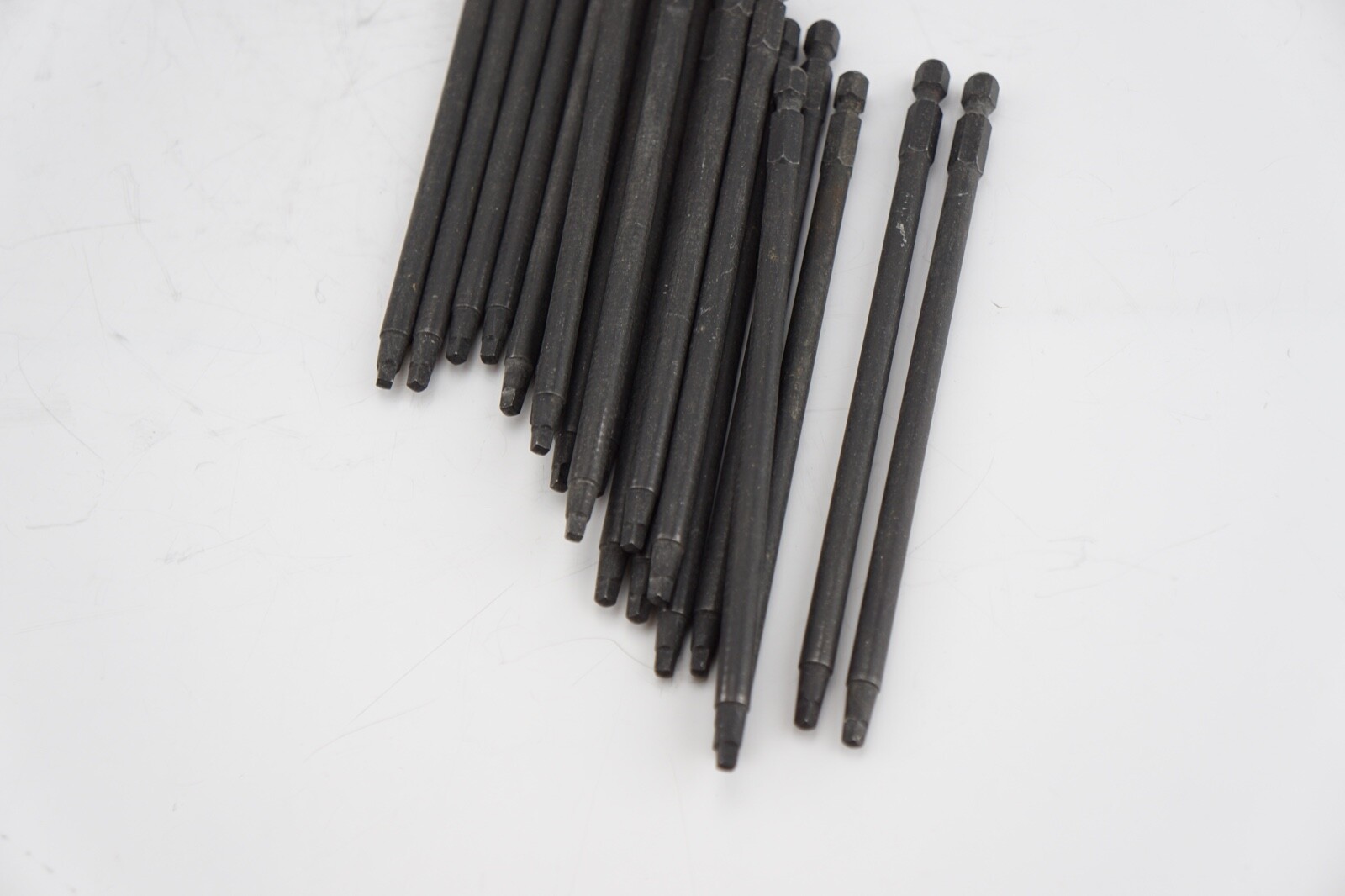 New Pack of (20) 88-2R Size #2 Square Bit 6" Ball Groove Style Ships ...