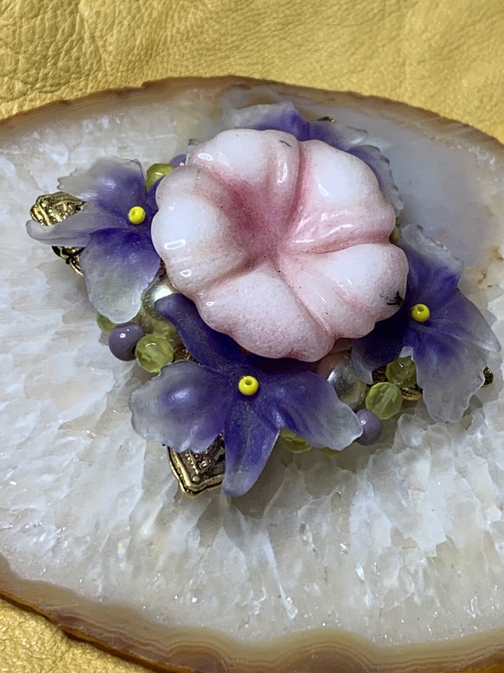 ERICKSON BEAMON VINTAGE BROOCH BRASS Carved Stone Pink Flower Purple ...